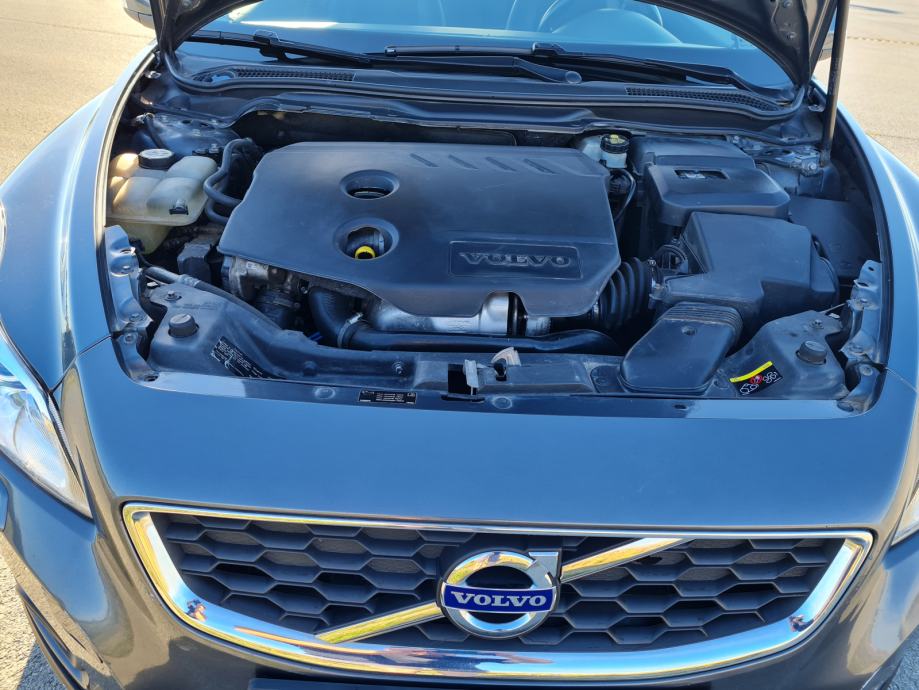 Volvo C30, 1.6 D2, DRIVe, full oprema, 2011 god.