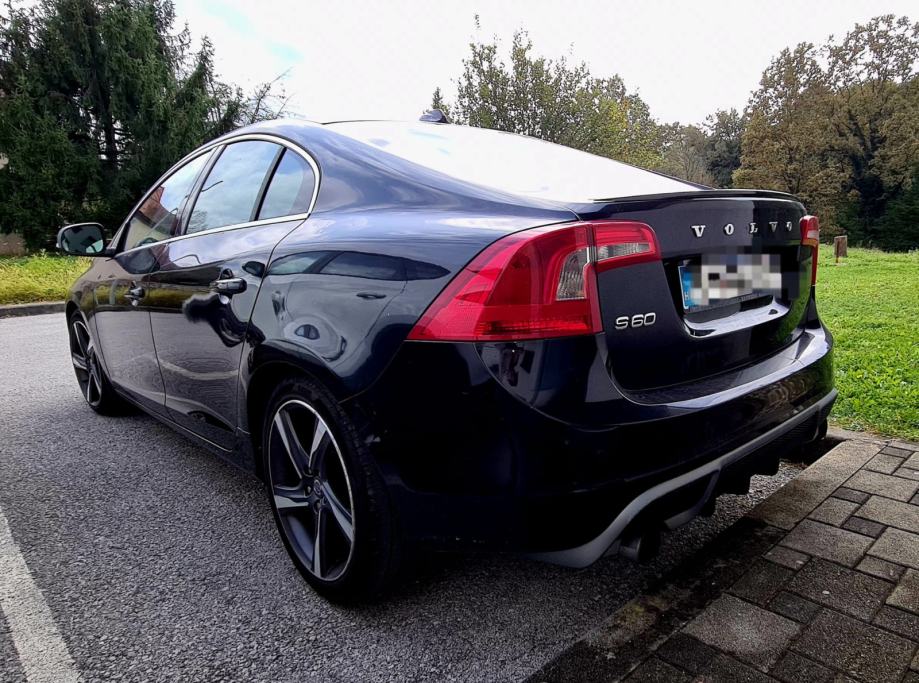 Volvo S60 D3 R-design 120 kw, 2011 god.