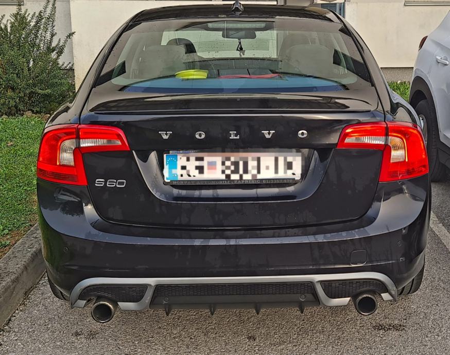 Volvo S60 D3 R-design 120 kw, 2011 god.