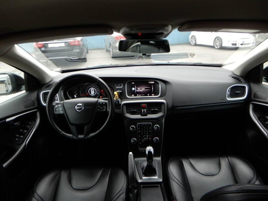 Volvo V40 2.0D *NAVIGACIJA*, 2017 god.