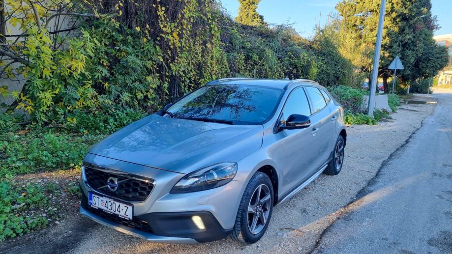 Volvo V40 Cross Country SUMMUM LIMITED, 2013 god.