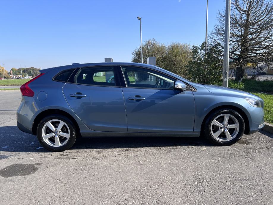 Volvo V40 D2, 2013, reg. do 05/23, 2013 god.