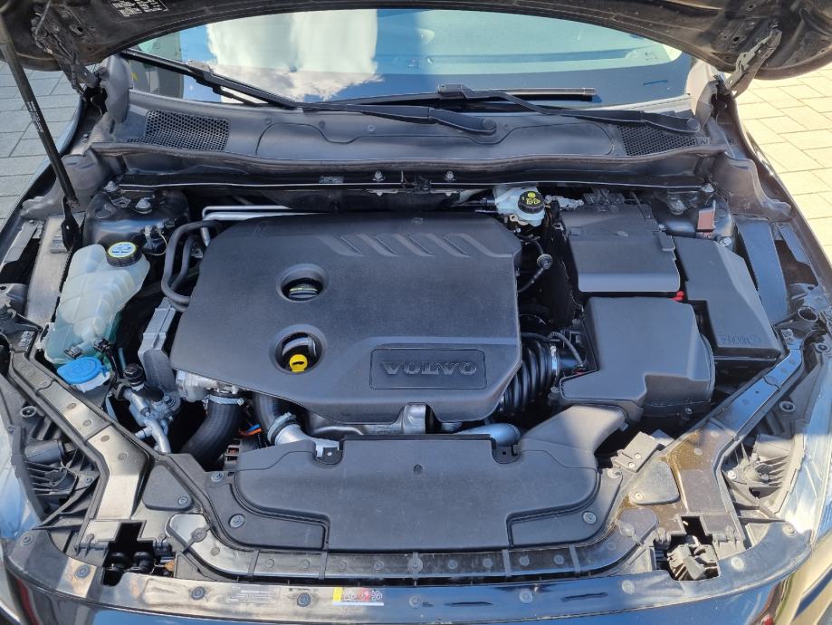 Volvo V40 D2 88g., 2015 god.