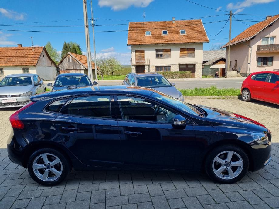 Volvo V40 D2 88g., 2015 god.