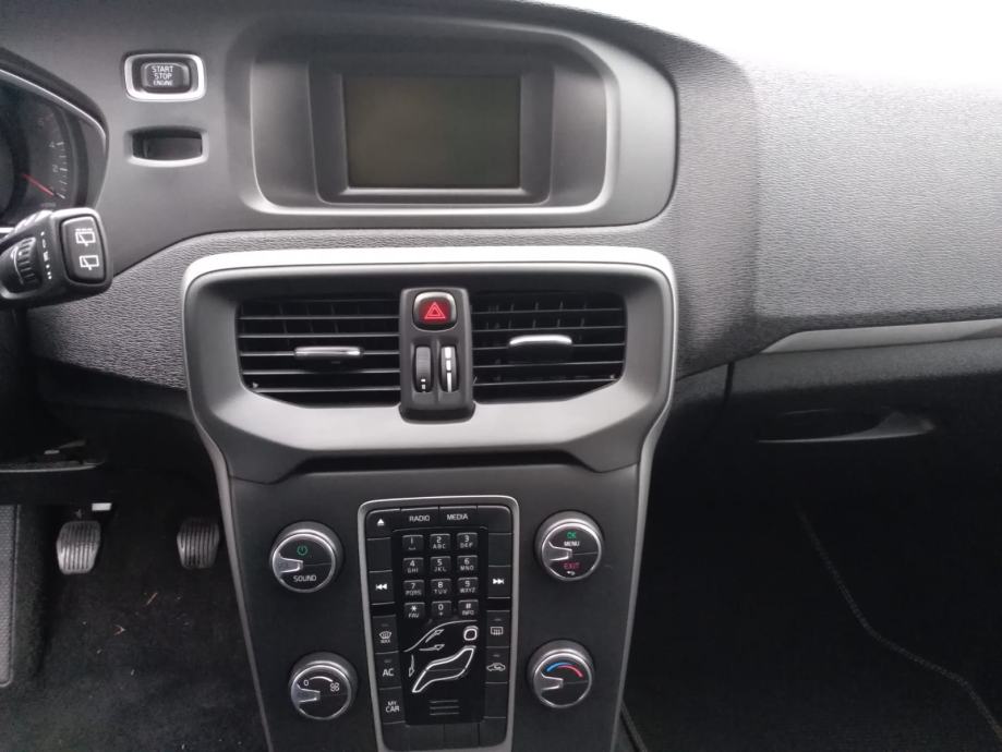 Volvo V40 D2 99.454 KM SERVISNA, KLIMA, 4 X GARANCIJA !, 2015 god.