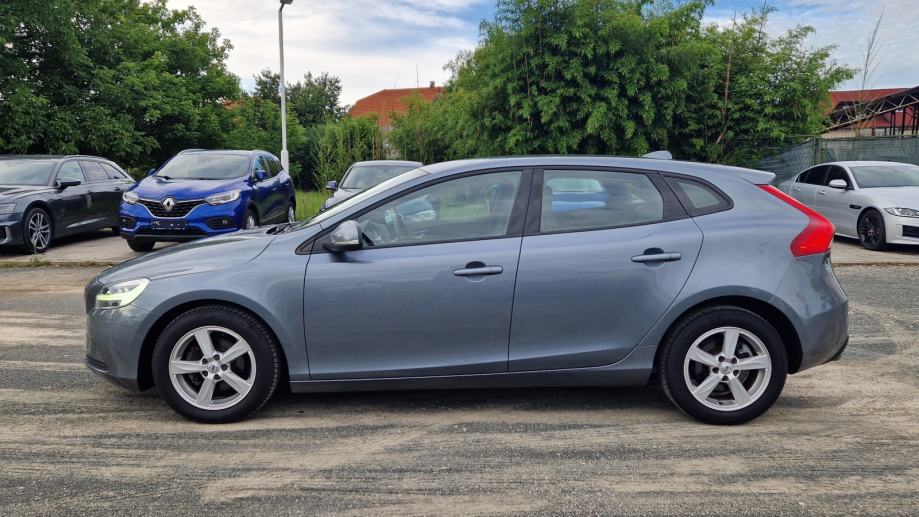 Volvo V40 D2 Black Edition, 16 alu, hammer led, navi, jamstvo, 2018 god.