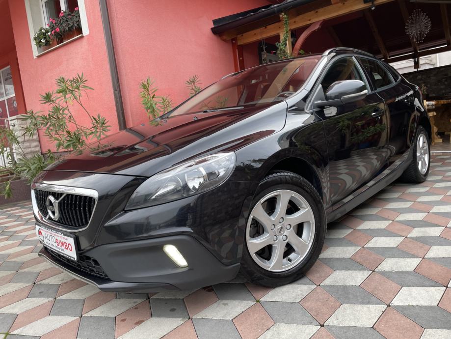VOLVO V40 D2 CROSS COUNTRY 2018 GODINA REDIZAJN PRVI VLASNIK 13,800 ...