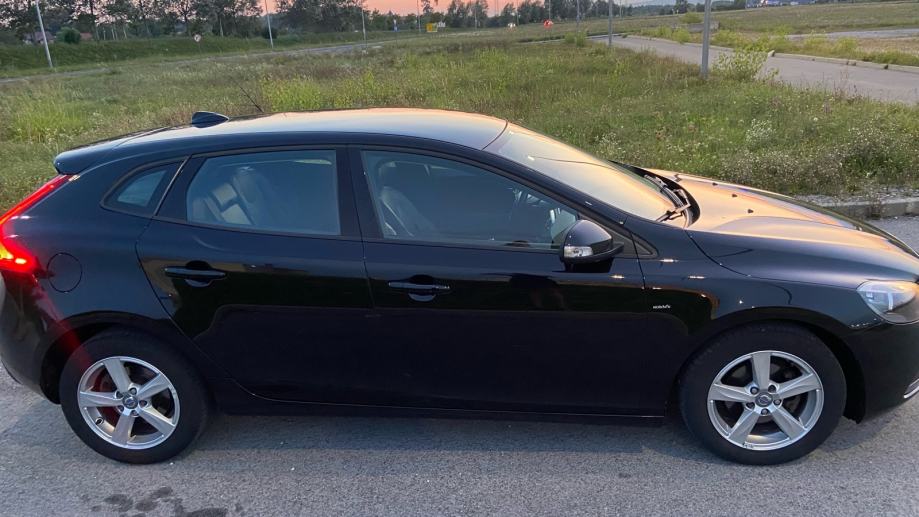 Volvo V40 D2 REG GOD DANA ‼️VRHUNSKO STANJE ‼️TOP OPREMA‼️, 2015 god.