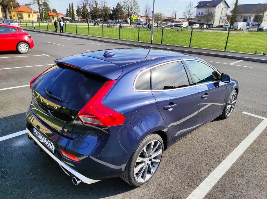 Volvo V40 D4, R Design Summum u FULL opremi.190KS, **1g. REG**, 2014 god.