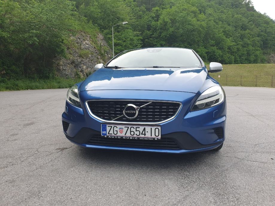 Volvo V40 D4 R-Design,Volvo on call,Webasto,Harmann Kardon,LED,koža, 2017 god.