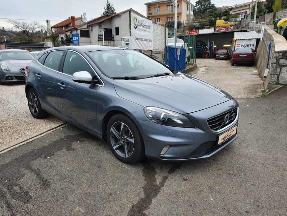 Volvo V40 D4 - R LINE -190PS -PANORAMA -NAVI - REZERVIRAN !!!, 2014 god.