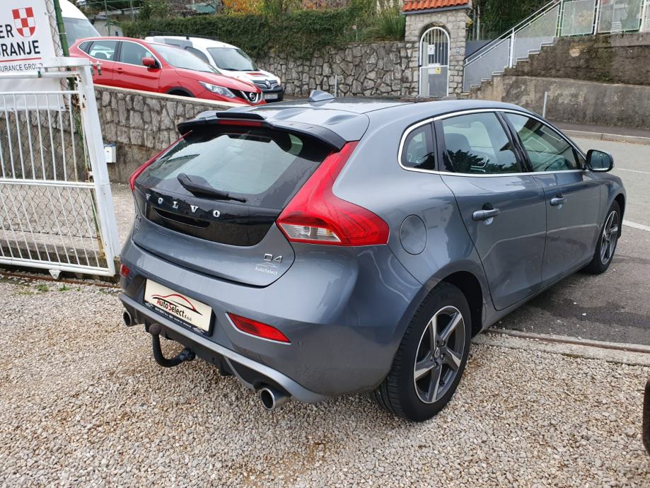 Volvo V40 D4 - R LINE -190PS -PANORAMA -NAVI - REZERVIRAN !!!, 2014 god.