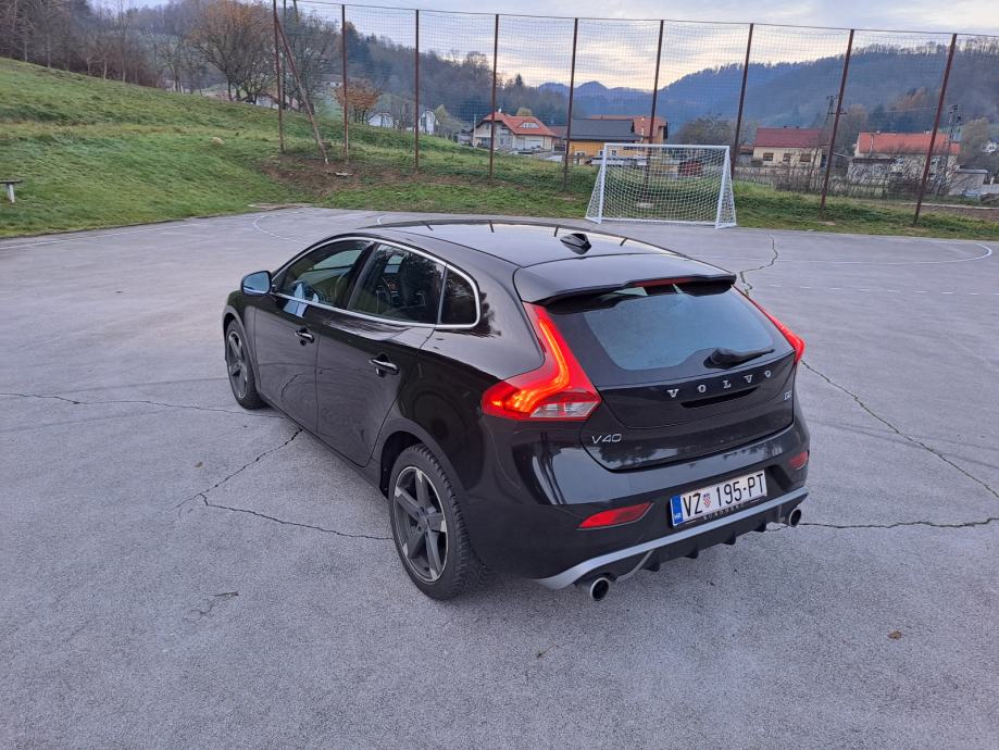 Volvo V40 D2, R-design, nove gume, reg. 9/23., servisna, top stanje ...