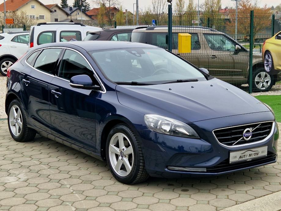 VOLVO V40 DS 1.6 D - *BOGATA OPREMA - REG.09/2023. - SUPER ATRAKTIVAN ...