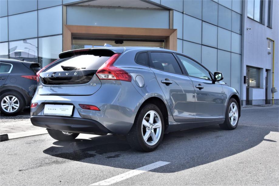 Volvo V40 T2, 2017 god.