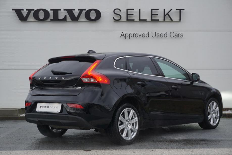 Volvo V40 T2 INSCRIPTION, 2018 god.