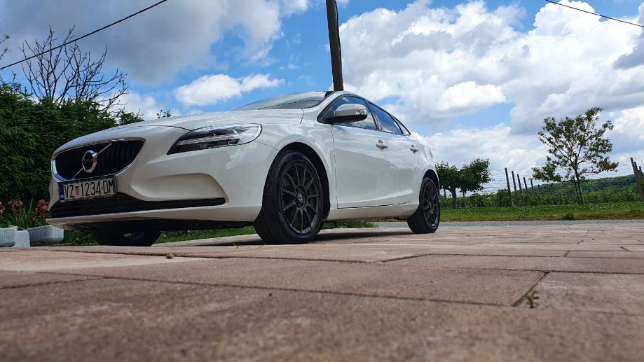 Volvo V40 T2, 2019 god.