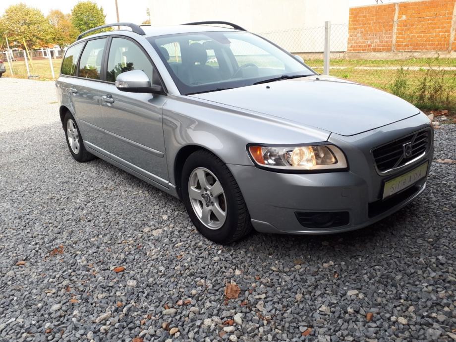 Volvo V50 1,6 D Karavan koza,navigacija full oprema, 2010 god.