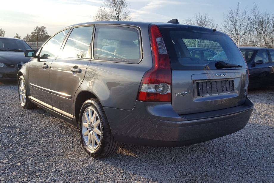 Volvo V50 2,0 D Momentum NEISPRAVN MJENJAČ, 2006 god.