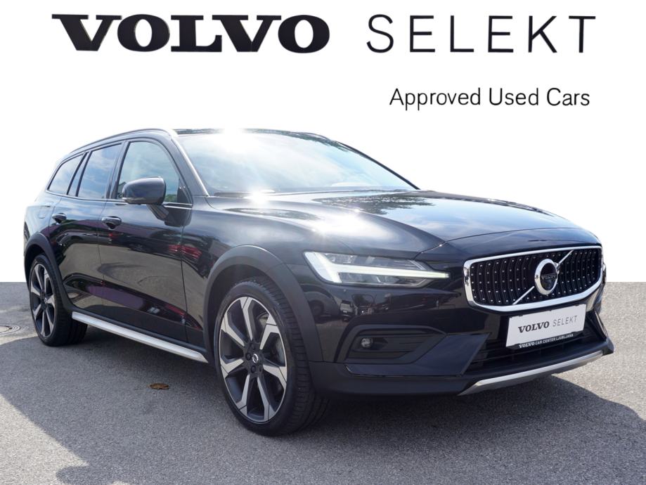 Volvo V60 Cross Country V60 CC D4 AWD AT PRO, 2019 god.