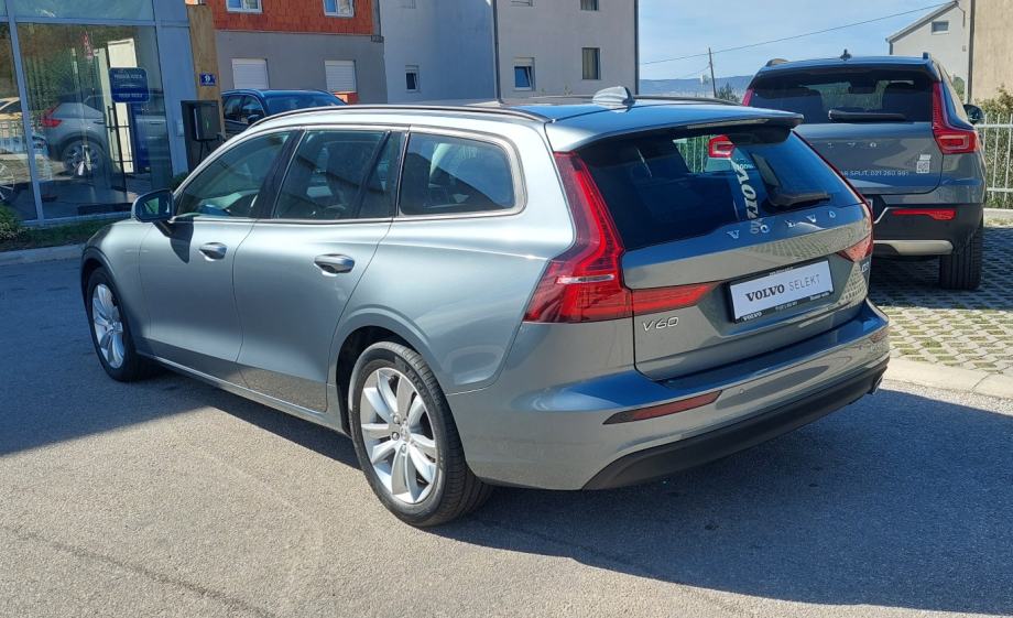 Volvo V60 D3 A Momentum, 2019 god.