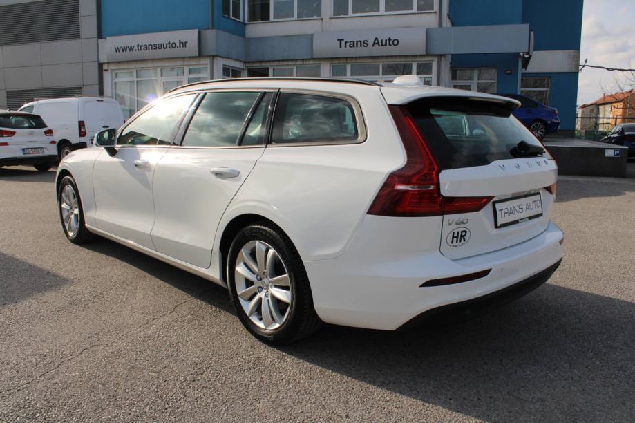 Volvo V60 D3 Momentum AUTOMATIK *NAVIGACIJA*, 2019 god.