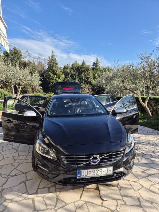 Volvo V60 D5 AWD, 2015 god.
