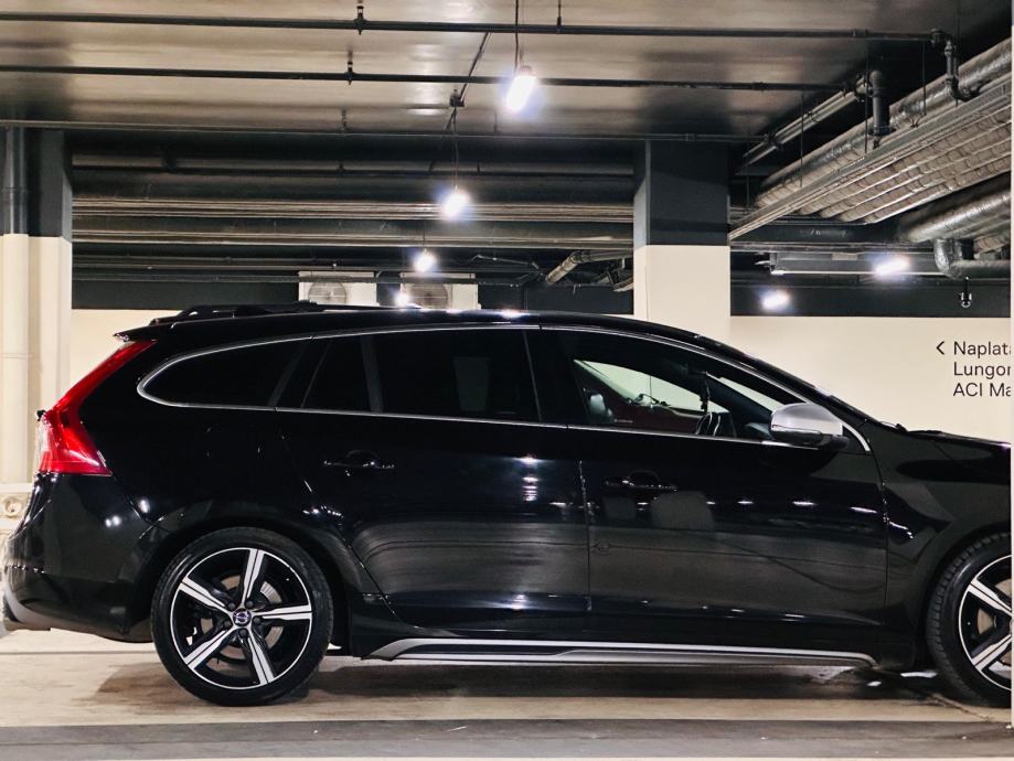 Volvo V60 D5 R-design automatik, 2017 god.