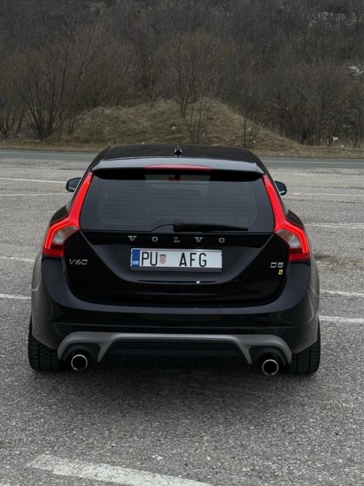 Volvo V60 D5 R-design automatik, 2017 god.