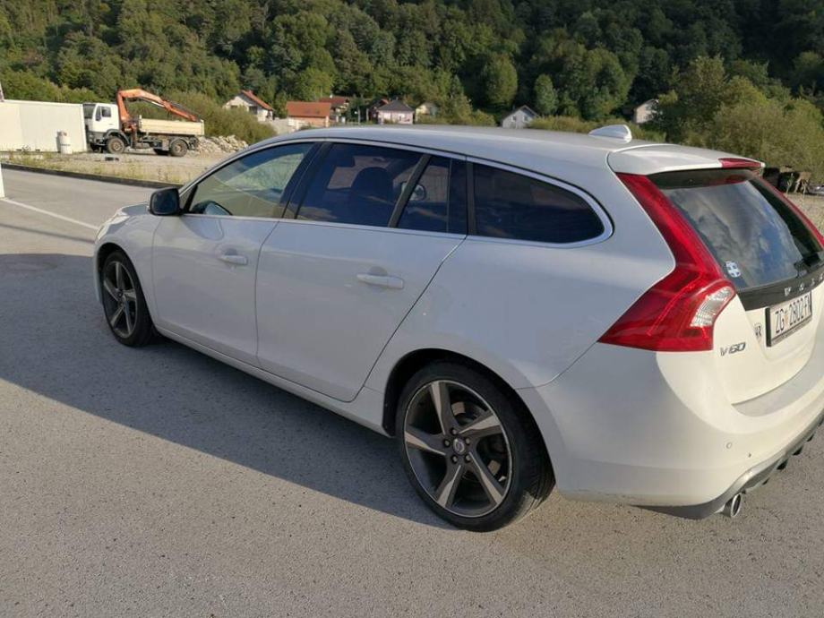 Volvo V60 D5 R Design, 2012 god.