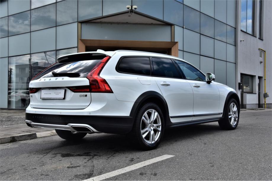 Volvo V90 CC D5 AWD, 2018 god.