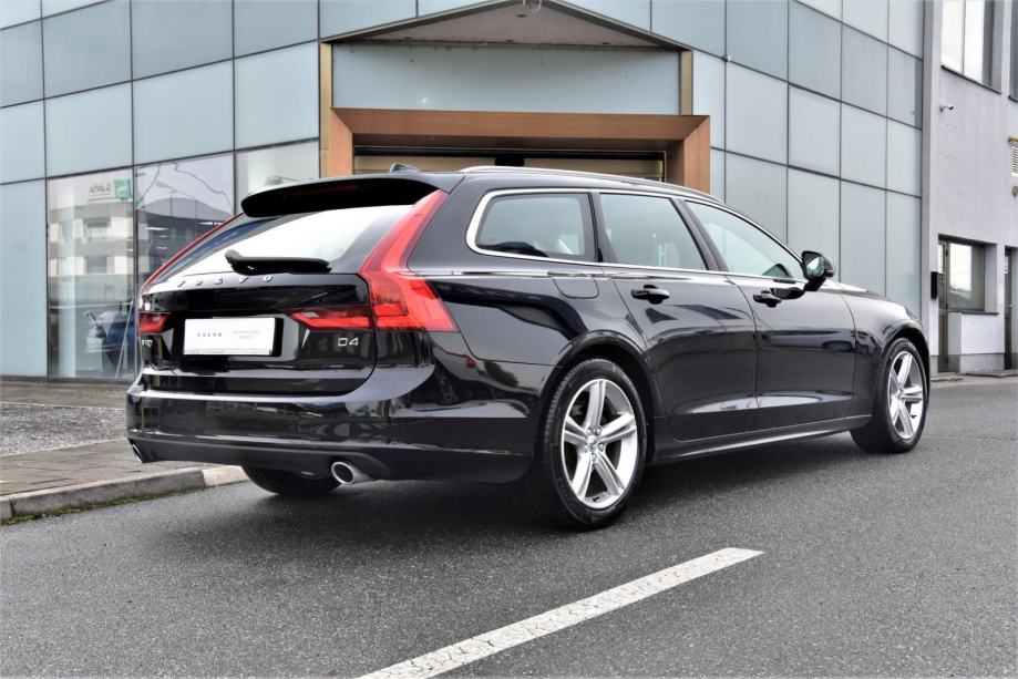 Volvo V90 D4 Momentum AuT., 2019 god.