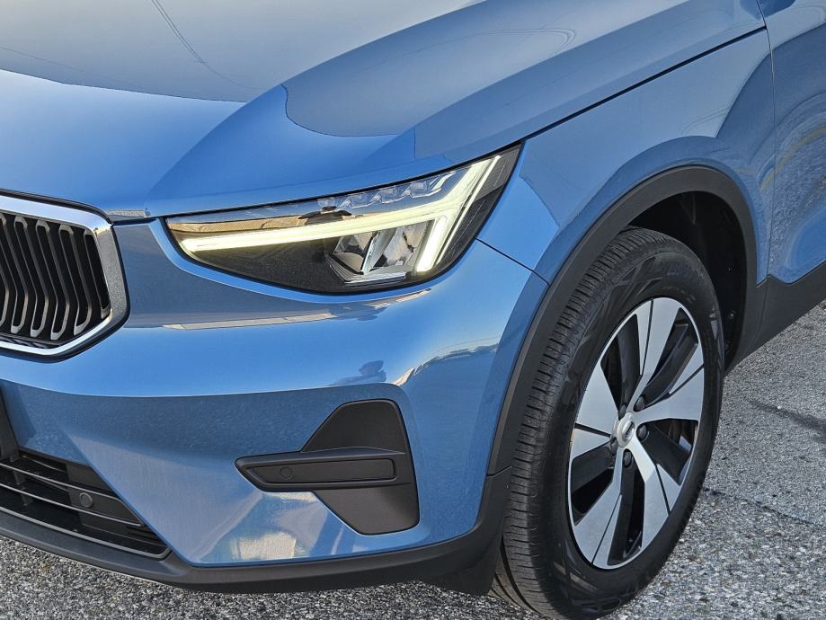 Volvo XC40 2,0i B3 A/T Keyles Led Google maps 29600 km, 2023 god.