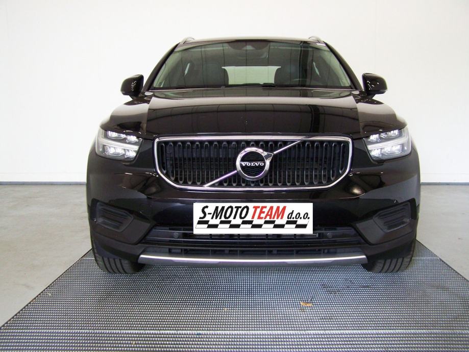 Volvo XC40 D3 Momentum Pro AUTOM 1.H+LED+SENSUS, 2020 god.