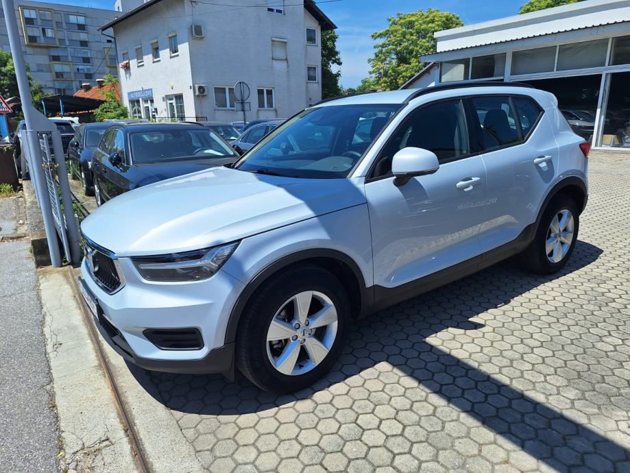 Volvo XC40 T2 Momentum Aut., PARKING SENZORI, LED, 4X GARANCIJA!, 2022 god.