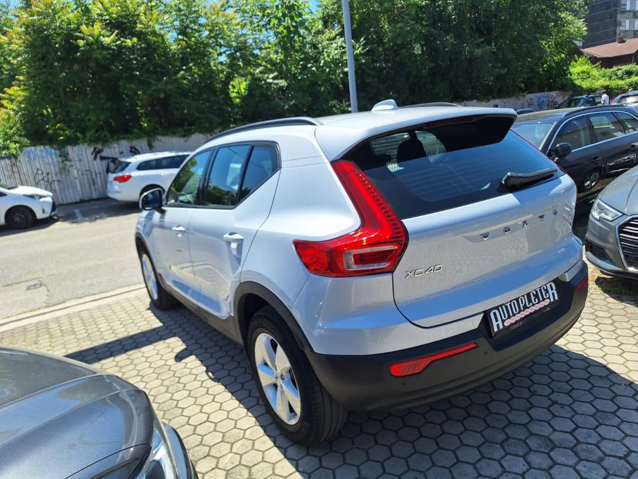 Volvo XC40 T2 Momentum Aut., PARKING SENZORI, LED, 4X GARANCIJA!, 2022 god.