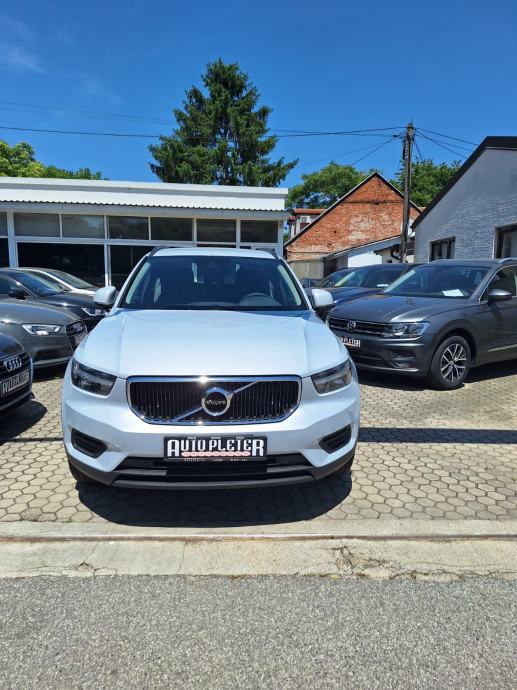 Volvo XC40 T2 Momentum Aut., PARKING SENZORI, LED, 4X GARANCIJA!, 2022 god.