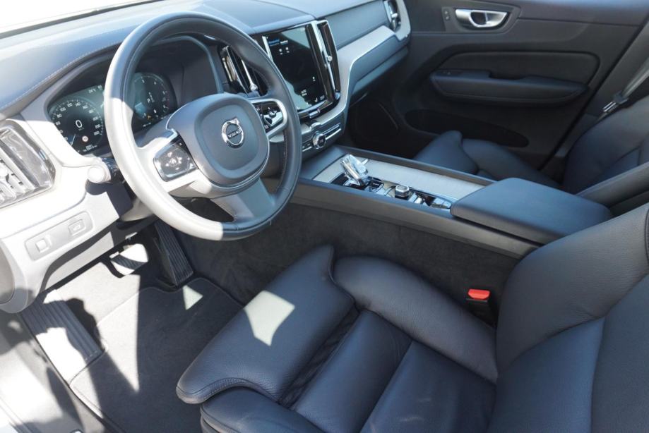 Volvo XC60 B4 D Inscription AT, 2021 god.