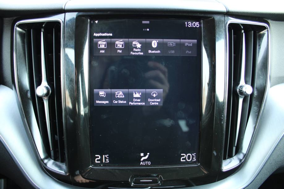 Volvo XC60 D4 AUTOMATIK *LED,NAVIGACIJA*, 2018 god.