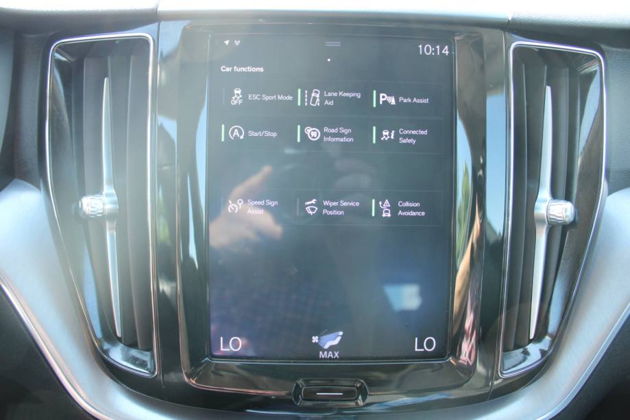 Volvo XC60 D4 AUTOMATIK *NAVIGACIJA,LED*, 2020 god.