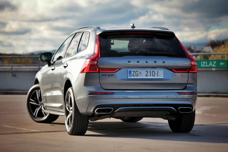 Volvo XC60 T6 Recharge R-Design Expression, PDV, 340 KS, reg 12/2024 ...