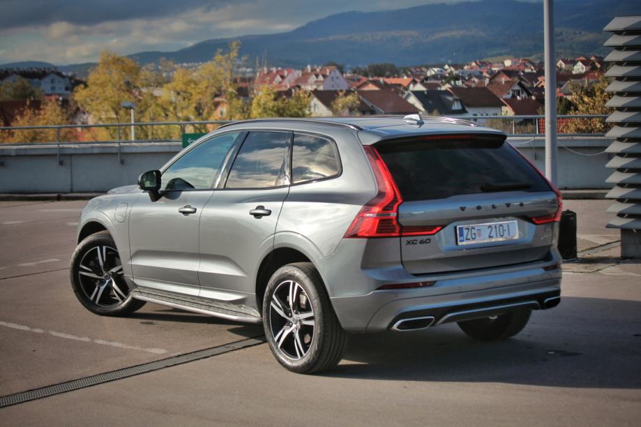 Volvo XC60 T6 Recharge R-Design Expression, PDV, 340 KS, reg 12/2024 ...