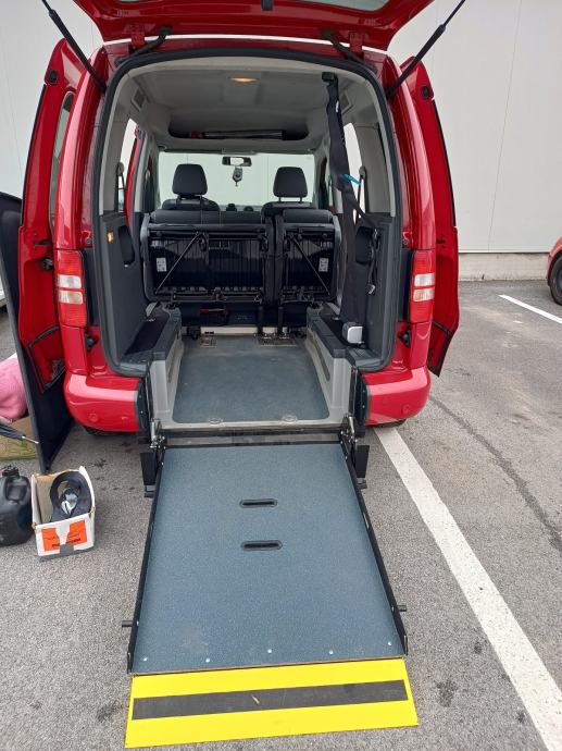 VW Caddy 1,6 TDI sa rampom za prijevoz osoba u invalidskim kolicima ...