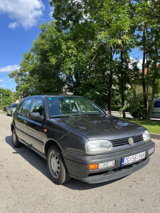 VW Golf 3 - registriran godinu dana, el. šiber, super stanje, 1993 god.