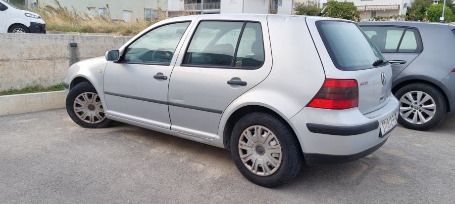 VW Golf 4 1,6, 2000 god.