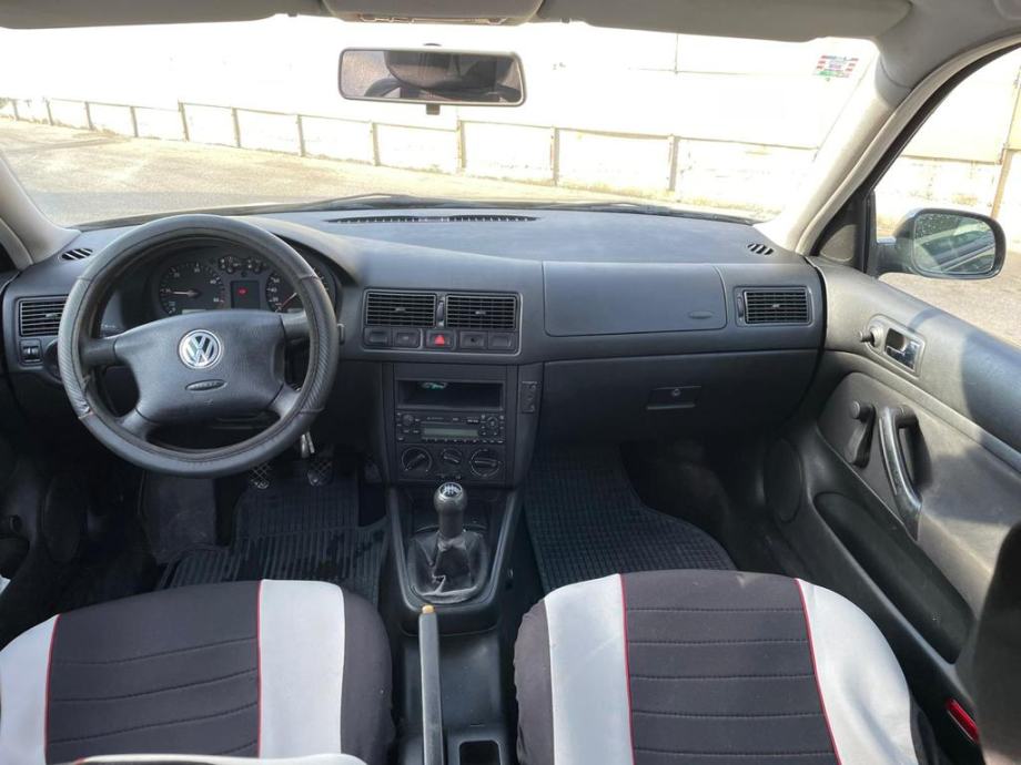 VW Golf 4 1,9 TDI karavan,prvi vlasnik,prva boja, 2001 god.