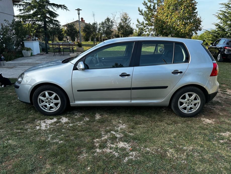 VW Golf 5 1,6 FSI, 2004 god.