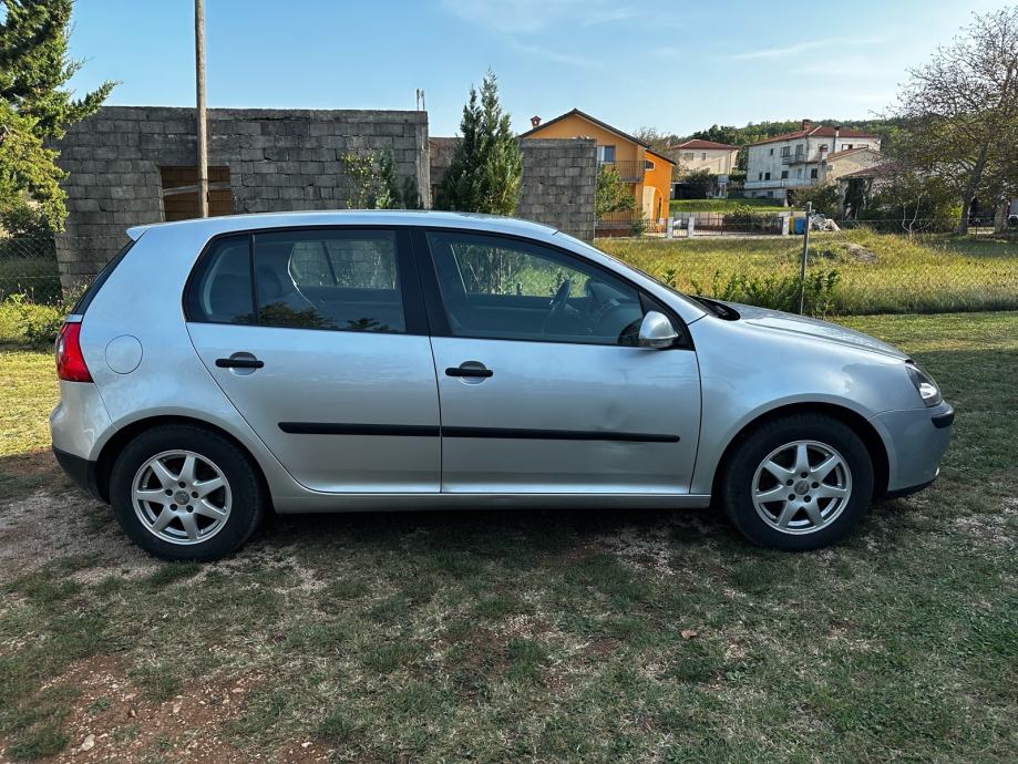 VW Golf 5 1,6 FSI, 2004 god.