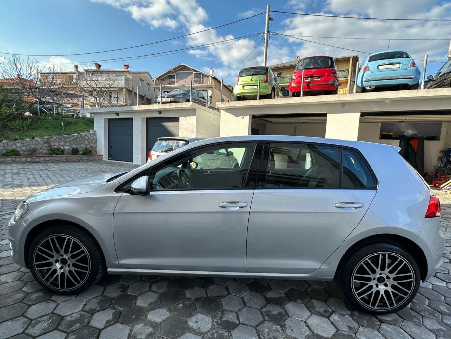 VW Golf 7 1,6 TDI BMT - TEMPOMAT - NOVE GUME - BLUETOOTH - TOP STANJE ...