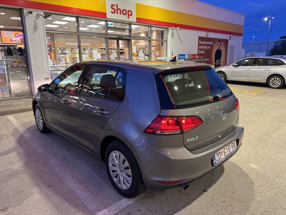 VW Golf 7 1,6 TDI, registriran godinu dana, puno opreme, 2015 god.